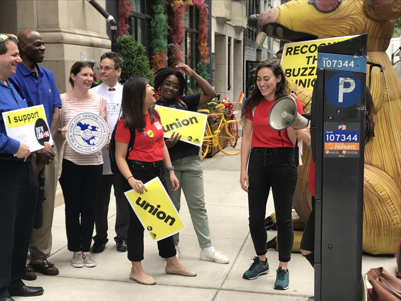 A ‘disappointed’ BuzzFeed newsroom walks off the job - Columbia ...